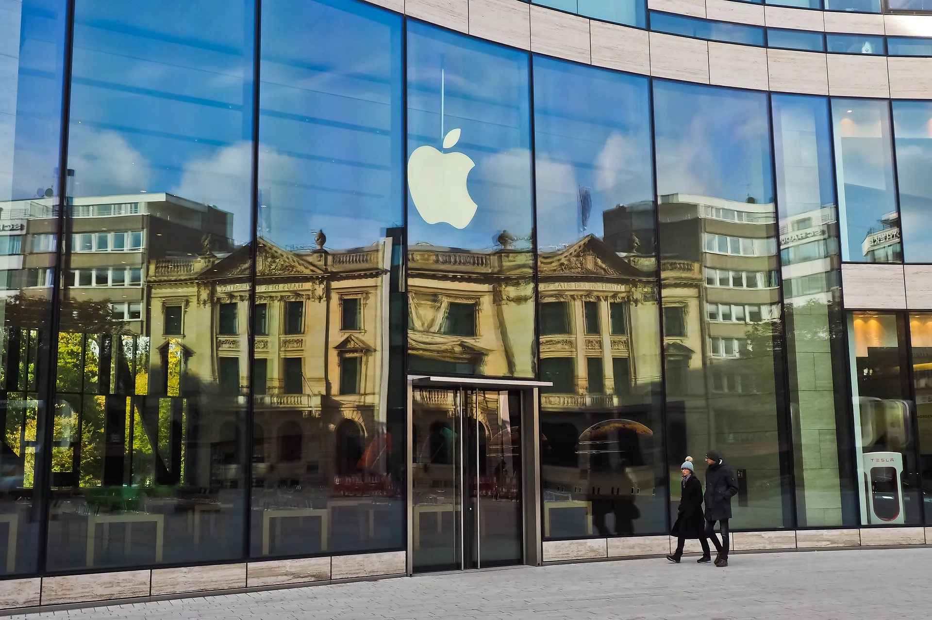 Polish Antitrust Watchdog Opens Proceedings Against Apple Over App ...